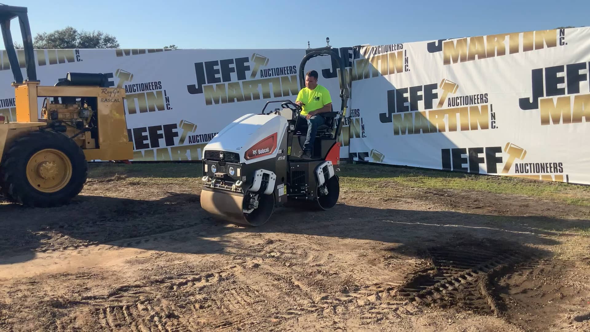 BOBCAT ATR12 TANDEM VIBRATORY ROLLER SN BSFS3032666 on Vimeo