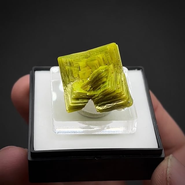 Meta-Autunite | Daybreak Mine, Mount Kit Carson, Spokane Co ...
