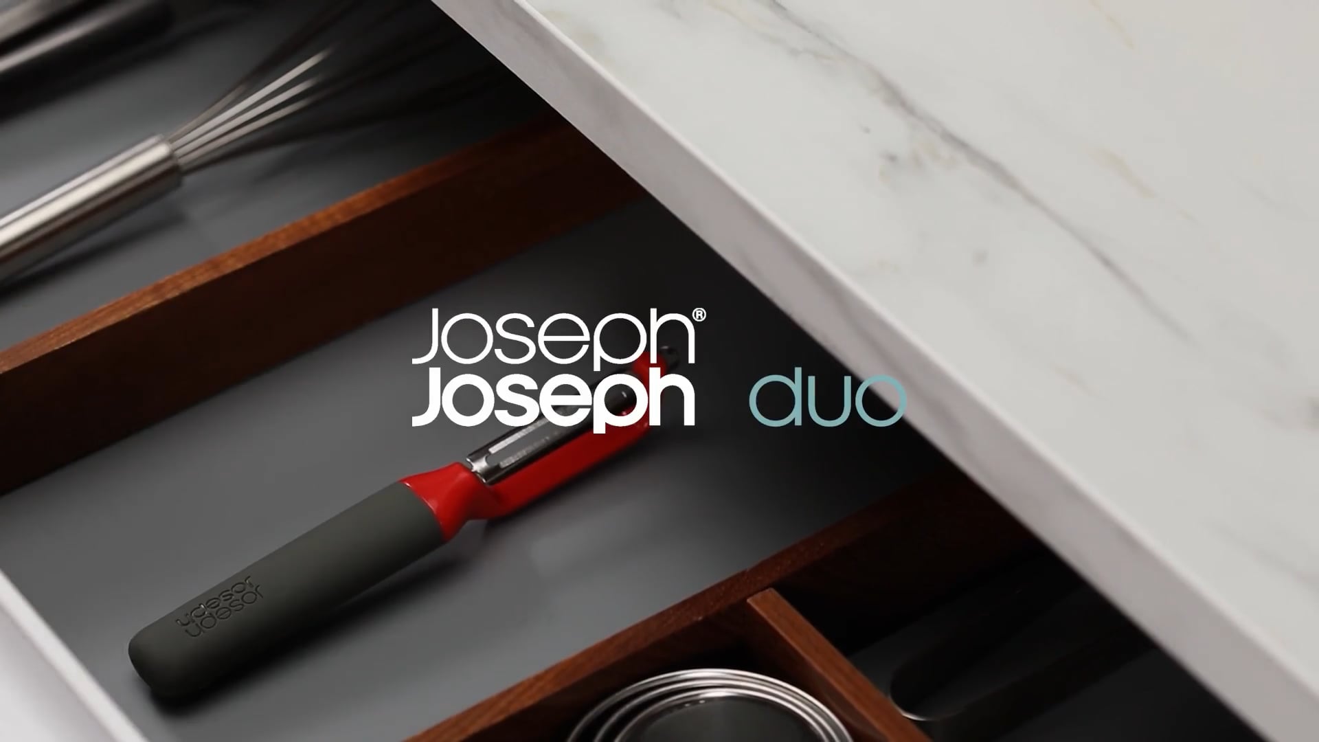 Joseph Joseph DUO Swivel Peeler 20165 on Vimeo