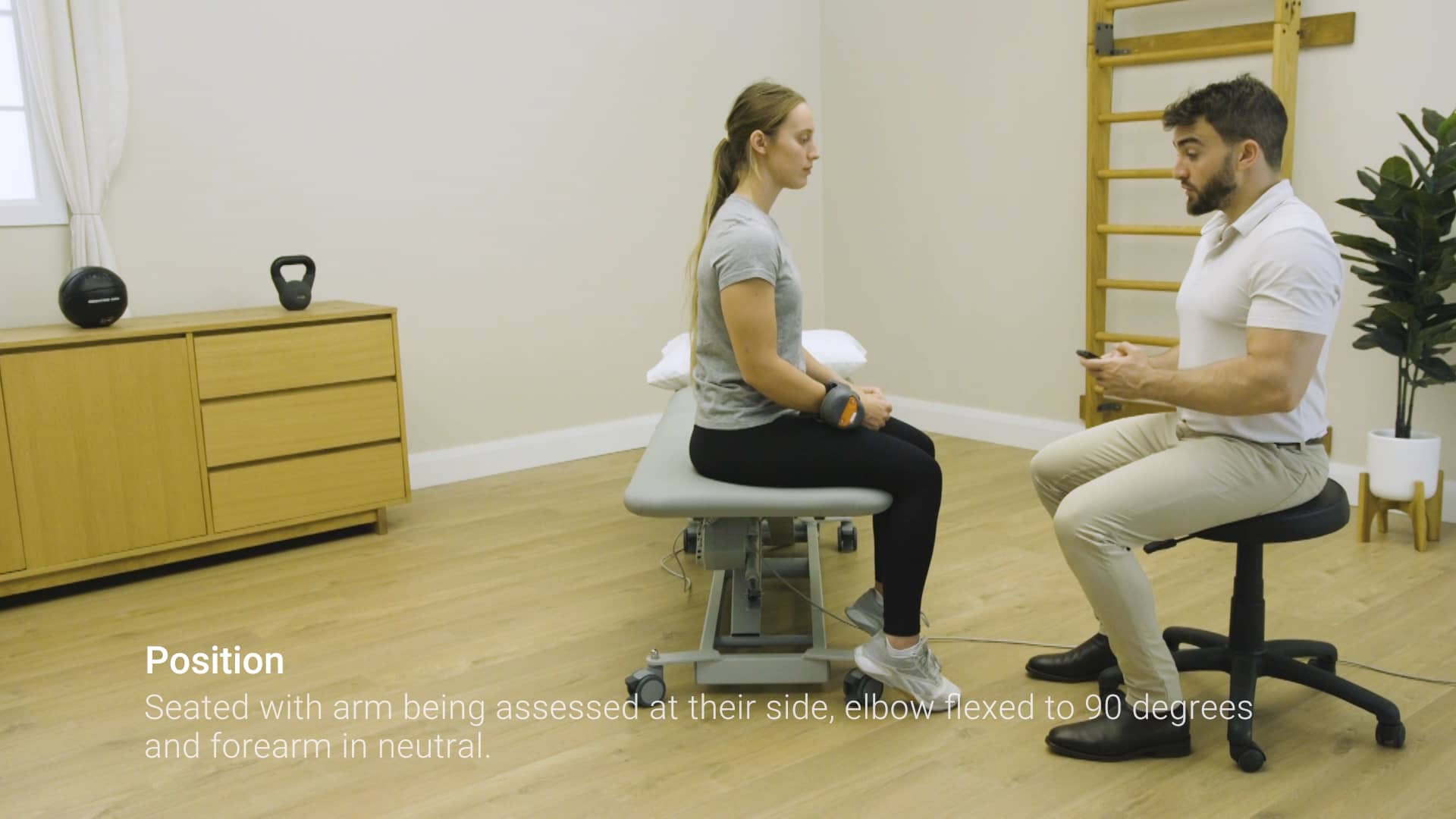 VALD DynaMo Lite Elbow Extension - Sitting ROM Test on Vimeo