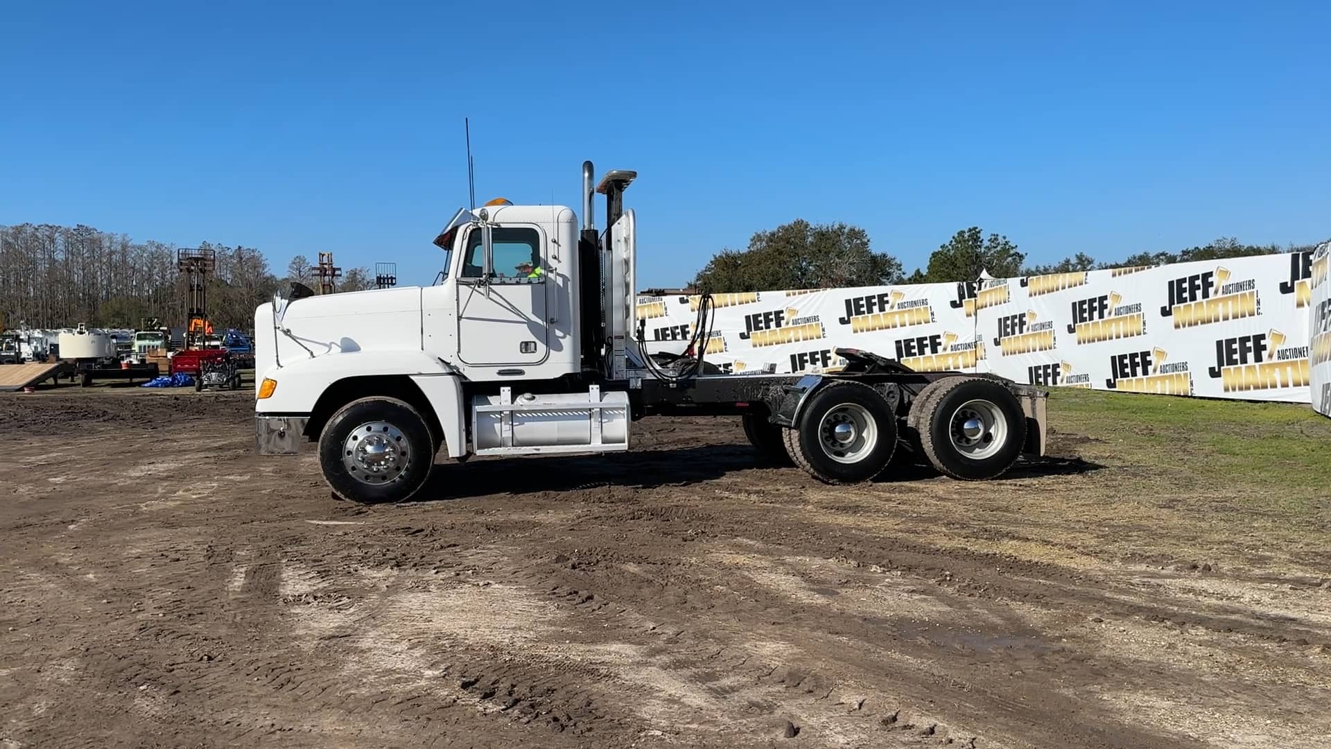 1993 FREIGHTLINER USF-1E TANDEM AXLE DAY CAB TRUCK TRACTOR VIN ...