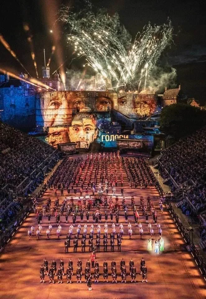 Finale: The Highland Divas. Royal Edinburgh Military Tattoo on Vimeo