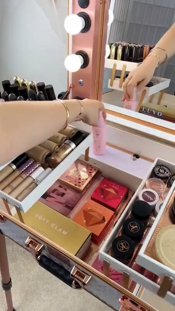 Ultra Makeup Valise on Vimeo