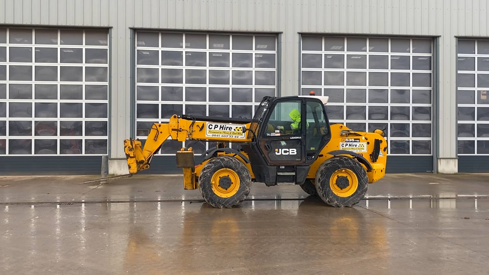 JCB 535-140 Hi Viz - Dromore February 23 on Vimeo