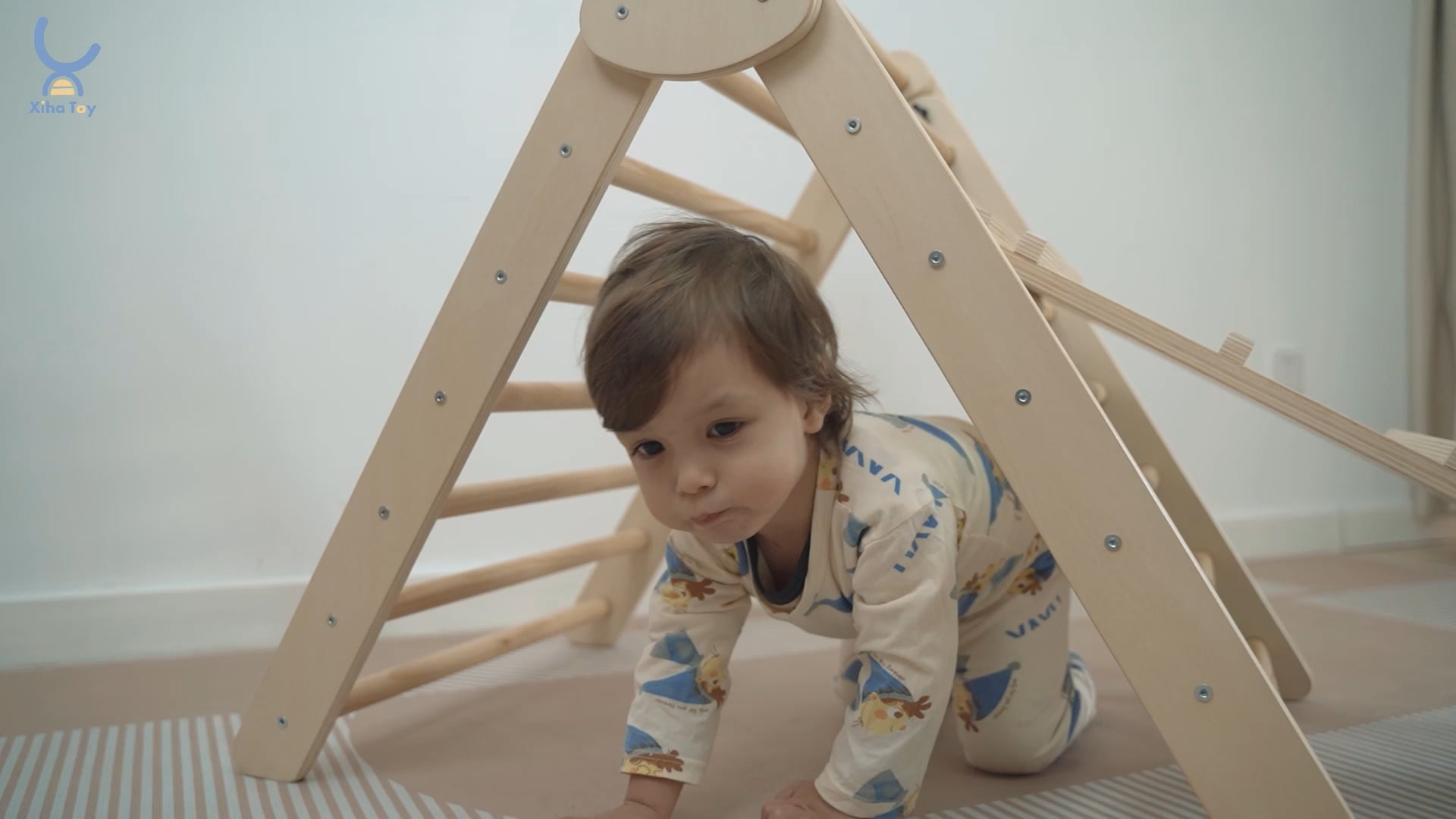 pikler triangle set | xiha toy on Vimeo