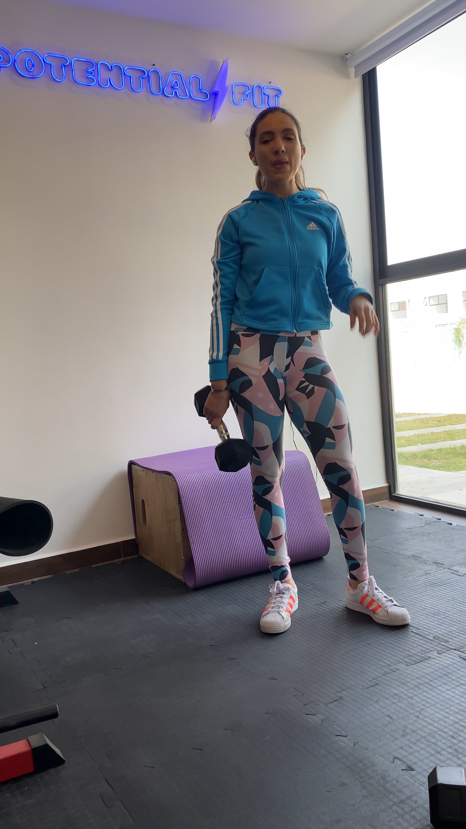 Sentadilla sumo + pulsos on Vimeo