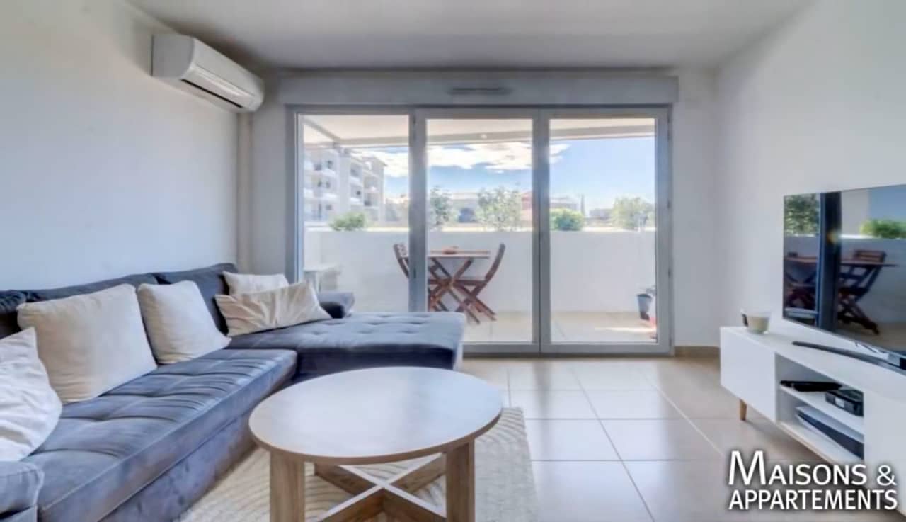 NICE - APPARTEMENT A VENDRE - 310 000 € - 59 m² - 3 pièce(s) on Vimeo