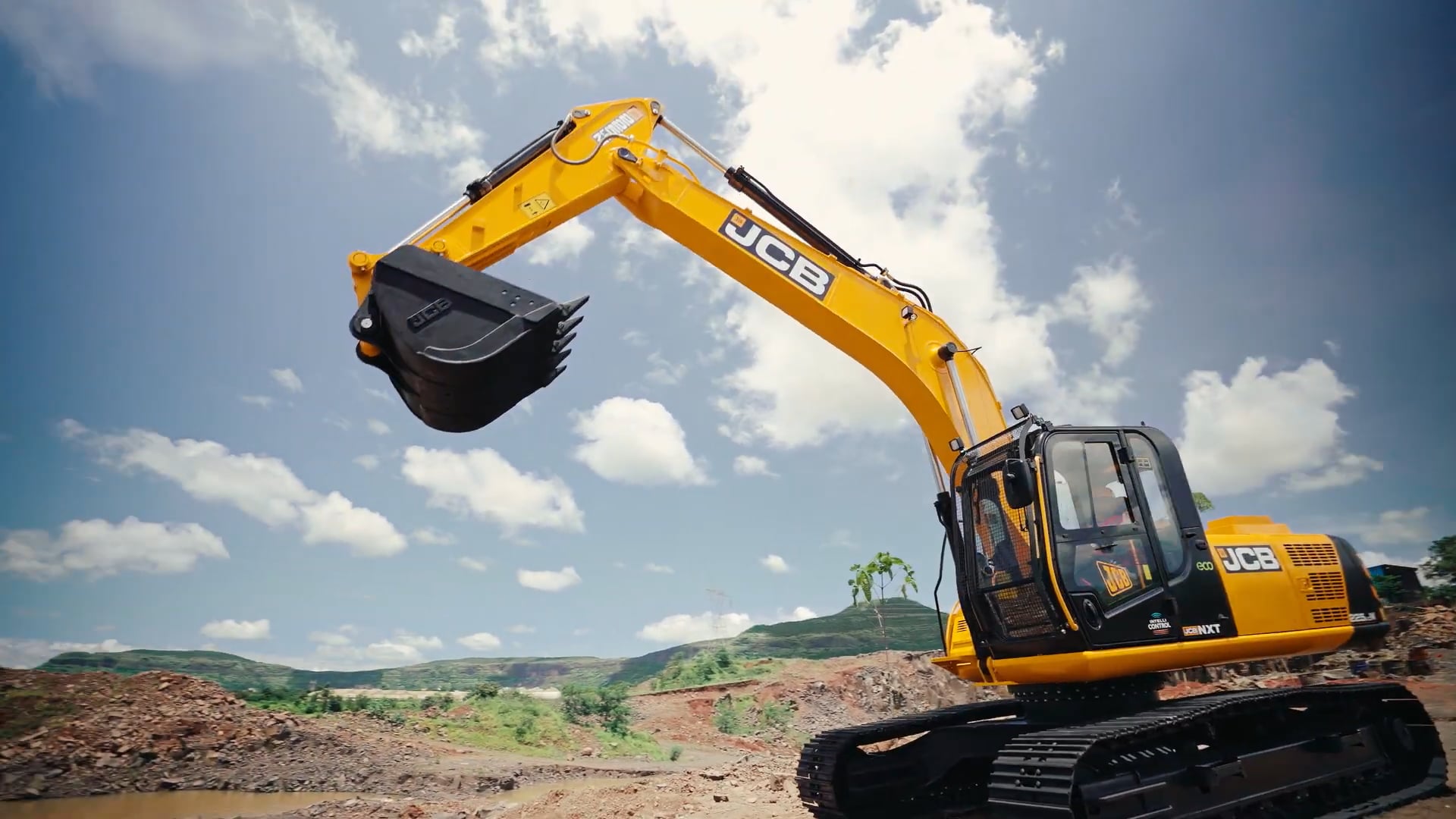 Introducing the NXT Best in Excavation with the all-new JCB NXT 225LC M ...