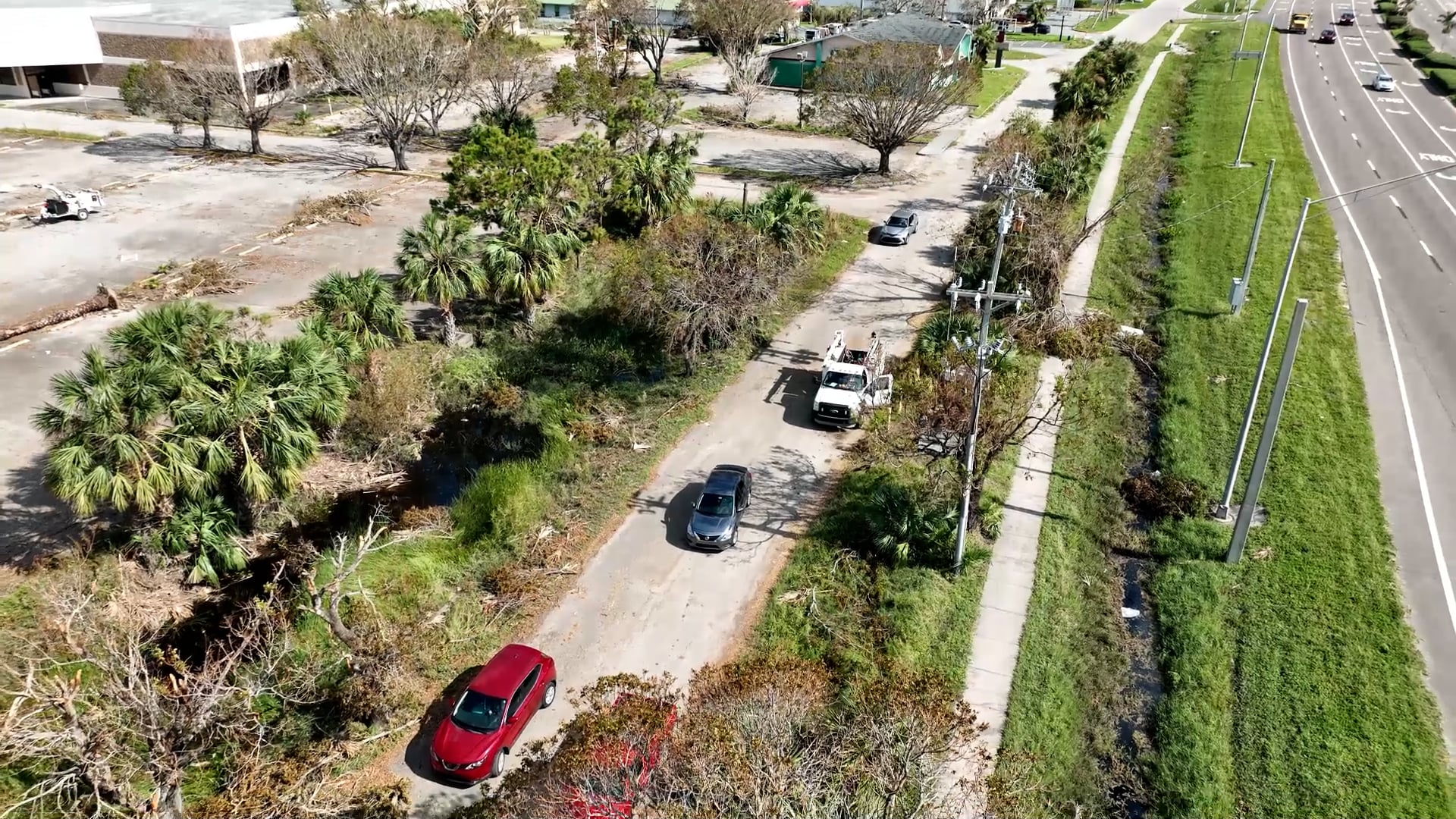 10-4-2022 Ft Myers, FL Hurricane Ian relief- Cajun Navy gives out food ...