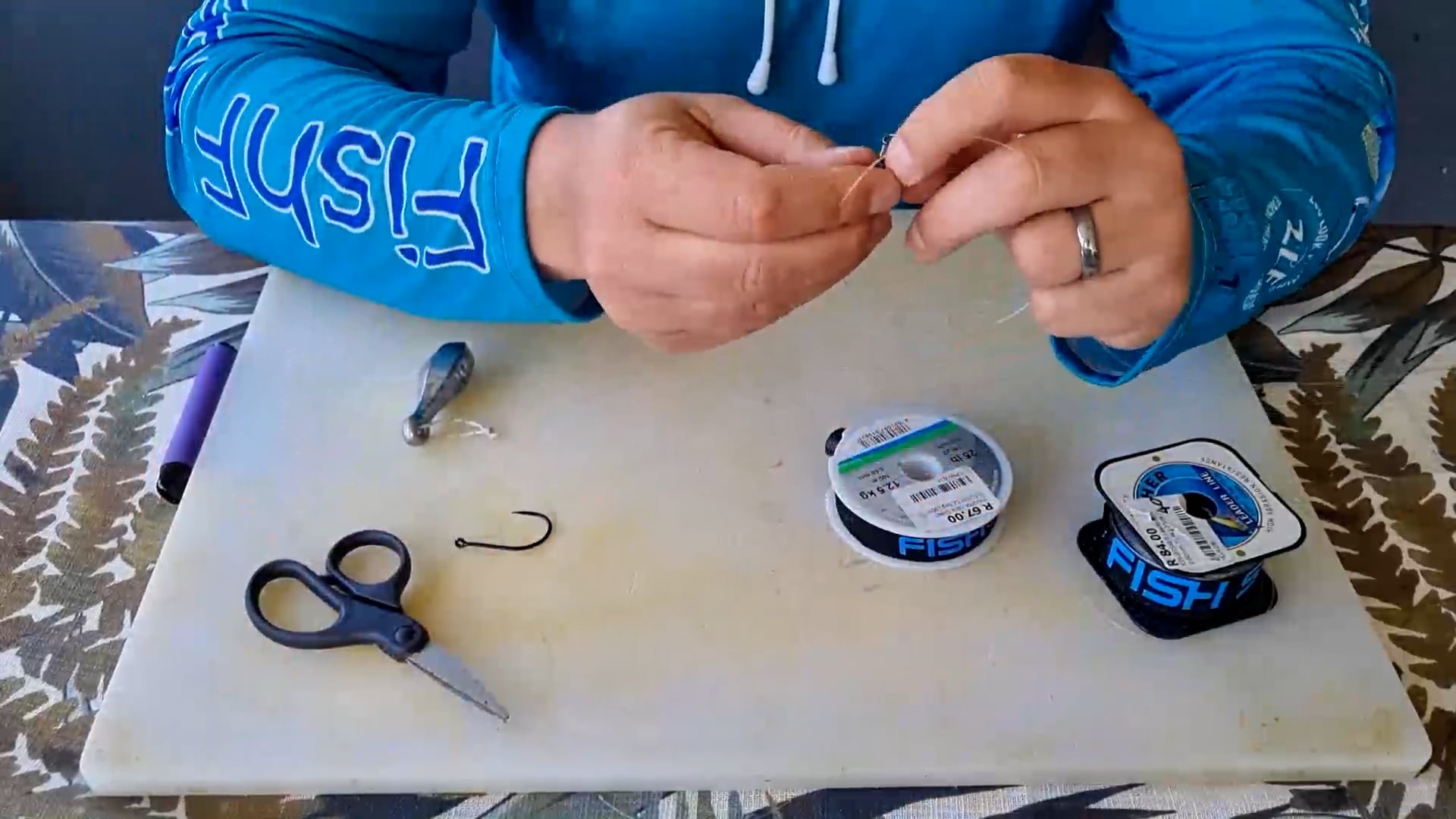 WHITE MUSSELCRACKER TRACE on Vimeo