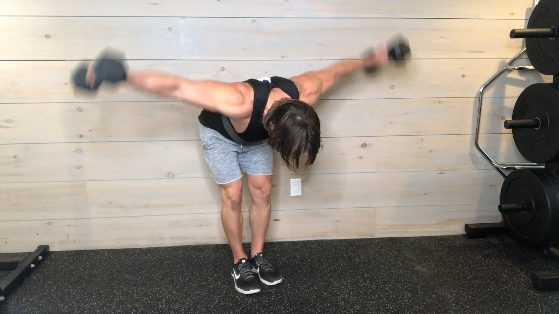 Dumbbell Reverse Flye on Vimeo