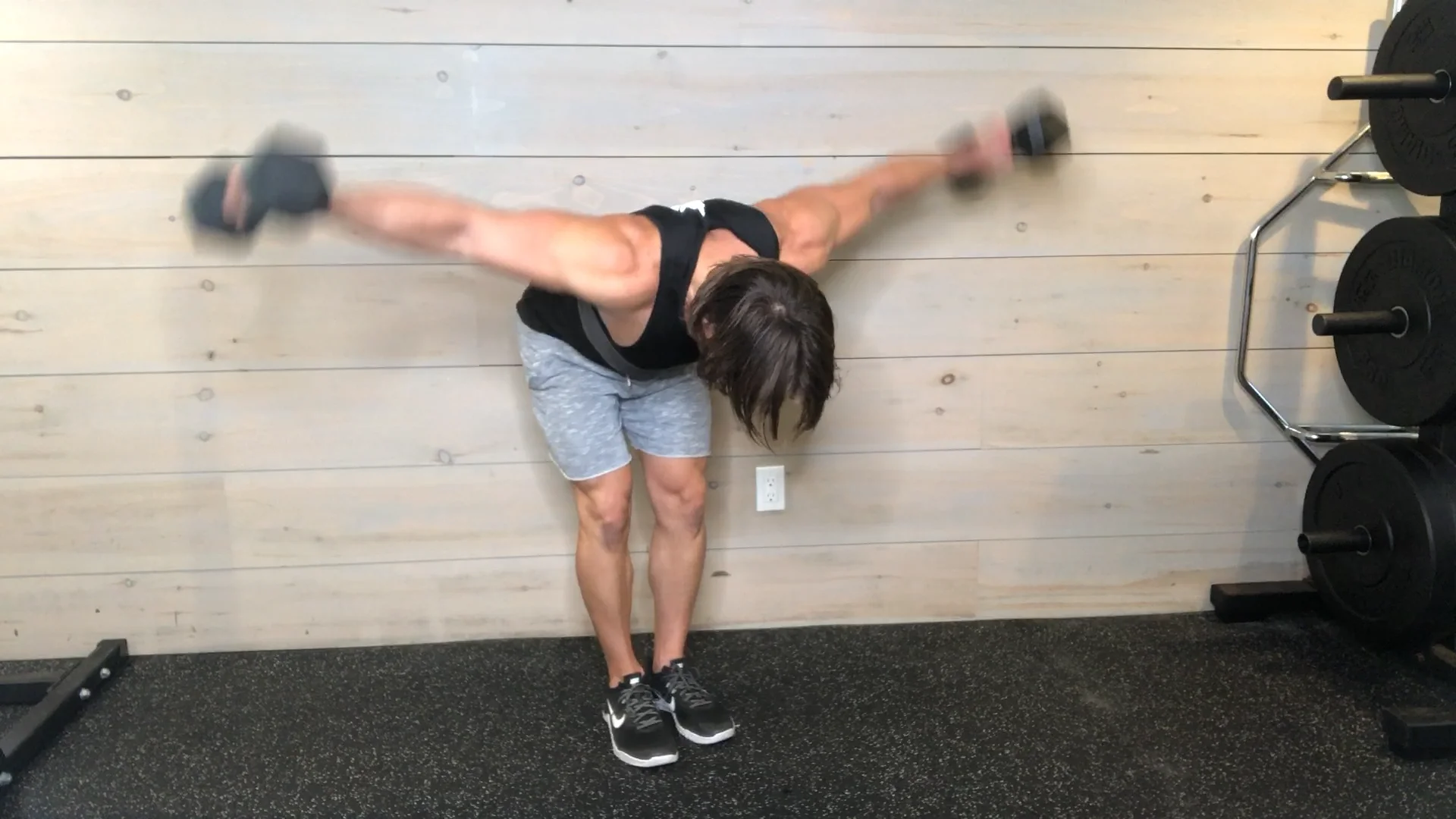 Dumbbell Reverse Flye on Vimeo