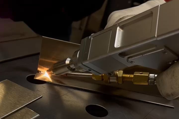 Hand Laserlassen in actie on Vimeo