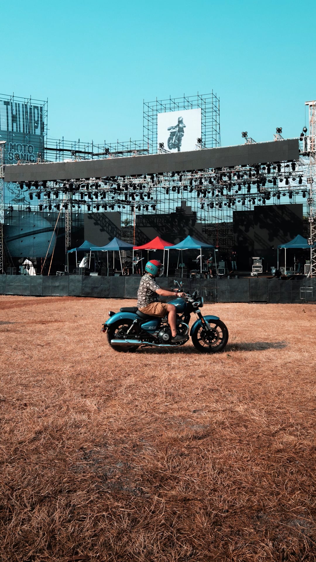 Royal Enfield • Motoverse Hyperloop on Vimeo