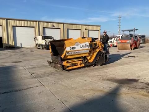 LEEBOY 5000 PATH MASTER CRAWLER ASPHALT PAVER SN 3445 LD on Vimeo