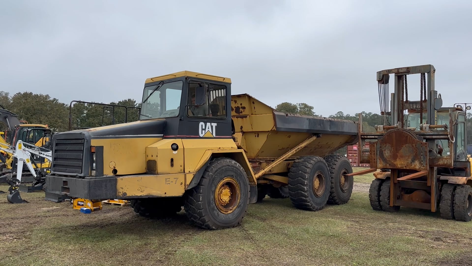 1998 CATERPILLAR D250E ARTICULATED DUMP TRUCK SN STN01479 on Vimeo