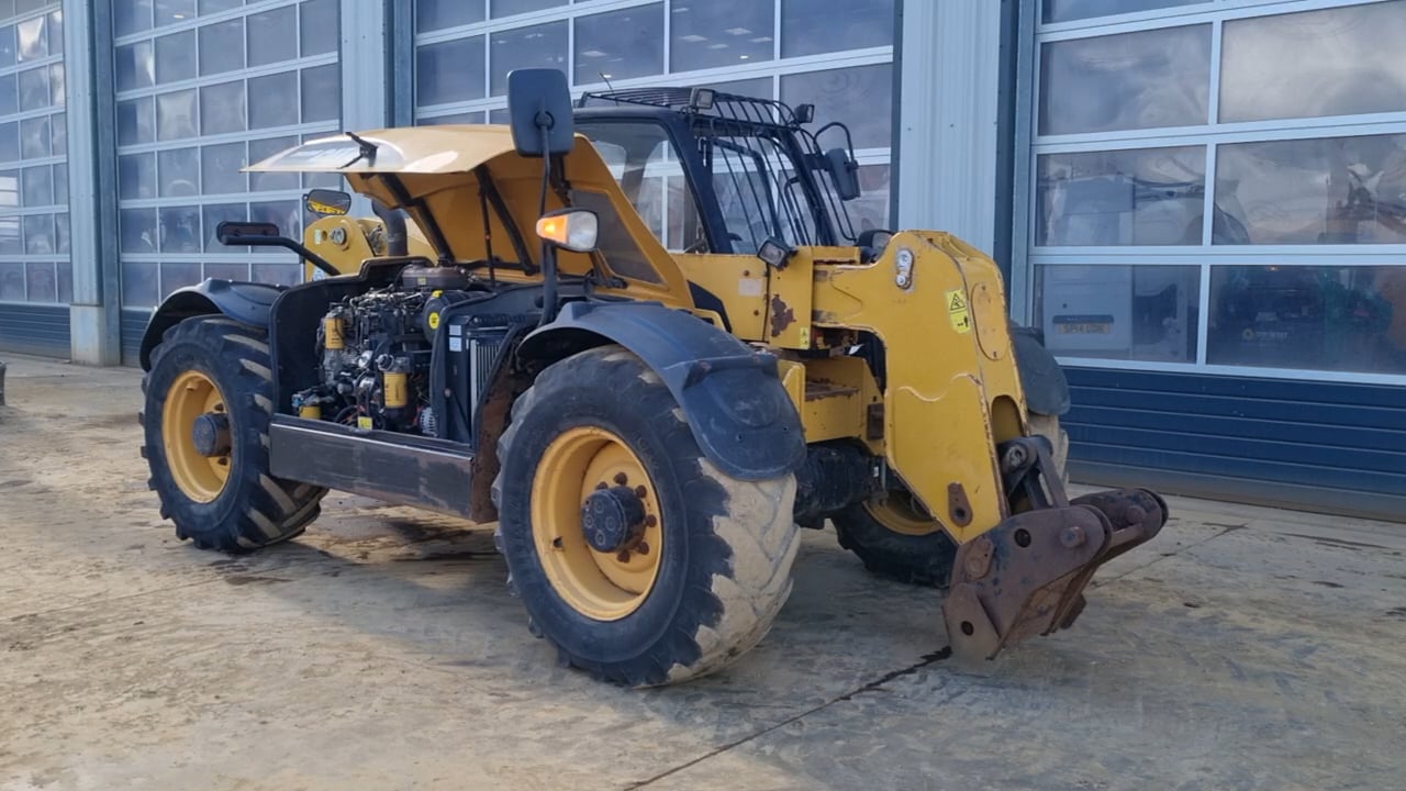 CAT TH220B - Leeds March 23 on Vimeo