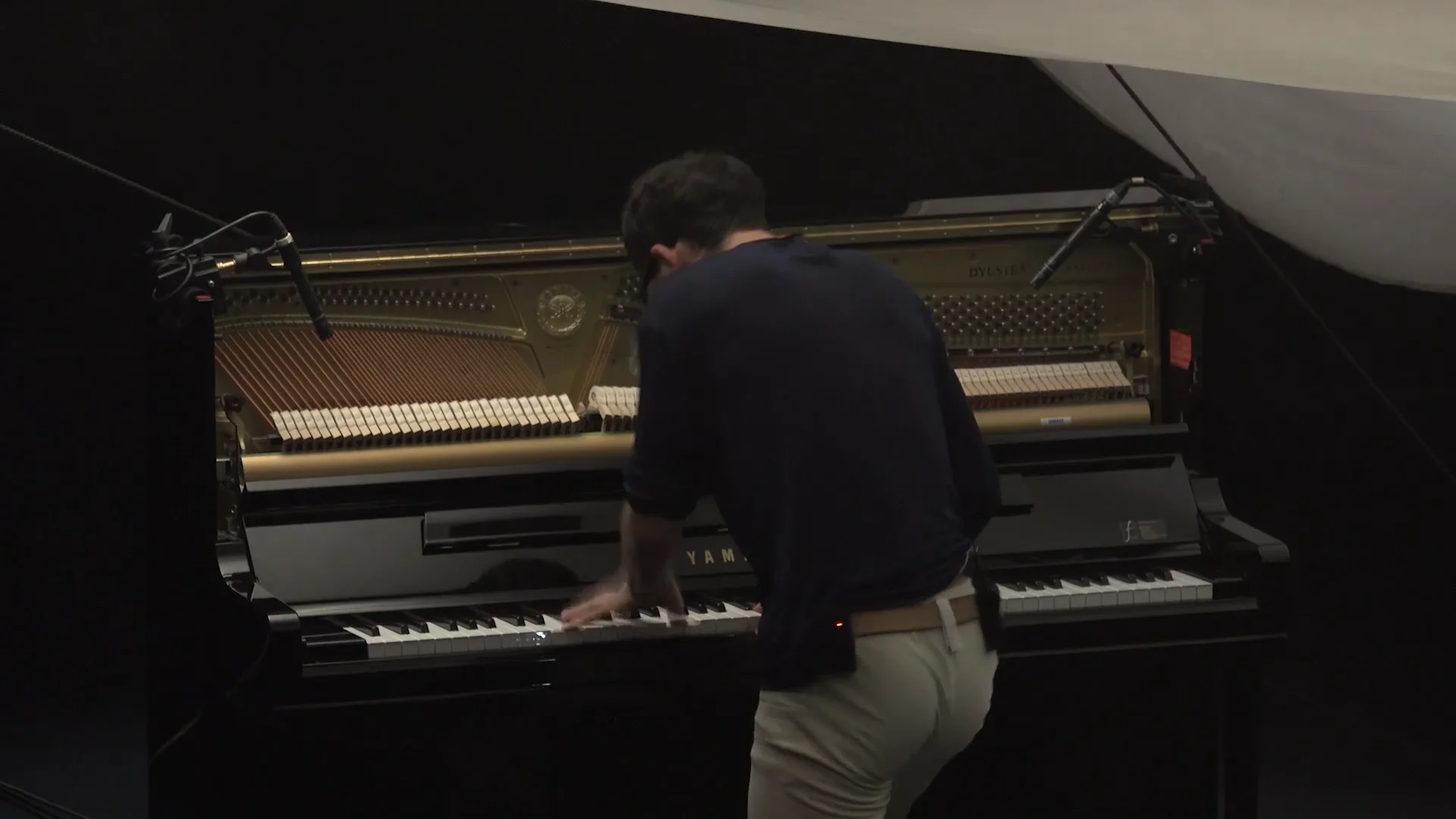 Trailer Simon Mayer - Bones&Wires 2022 on Vimeo