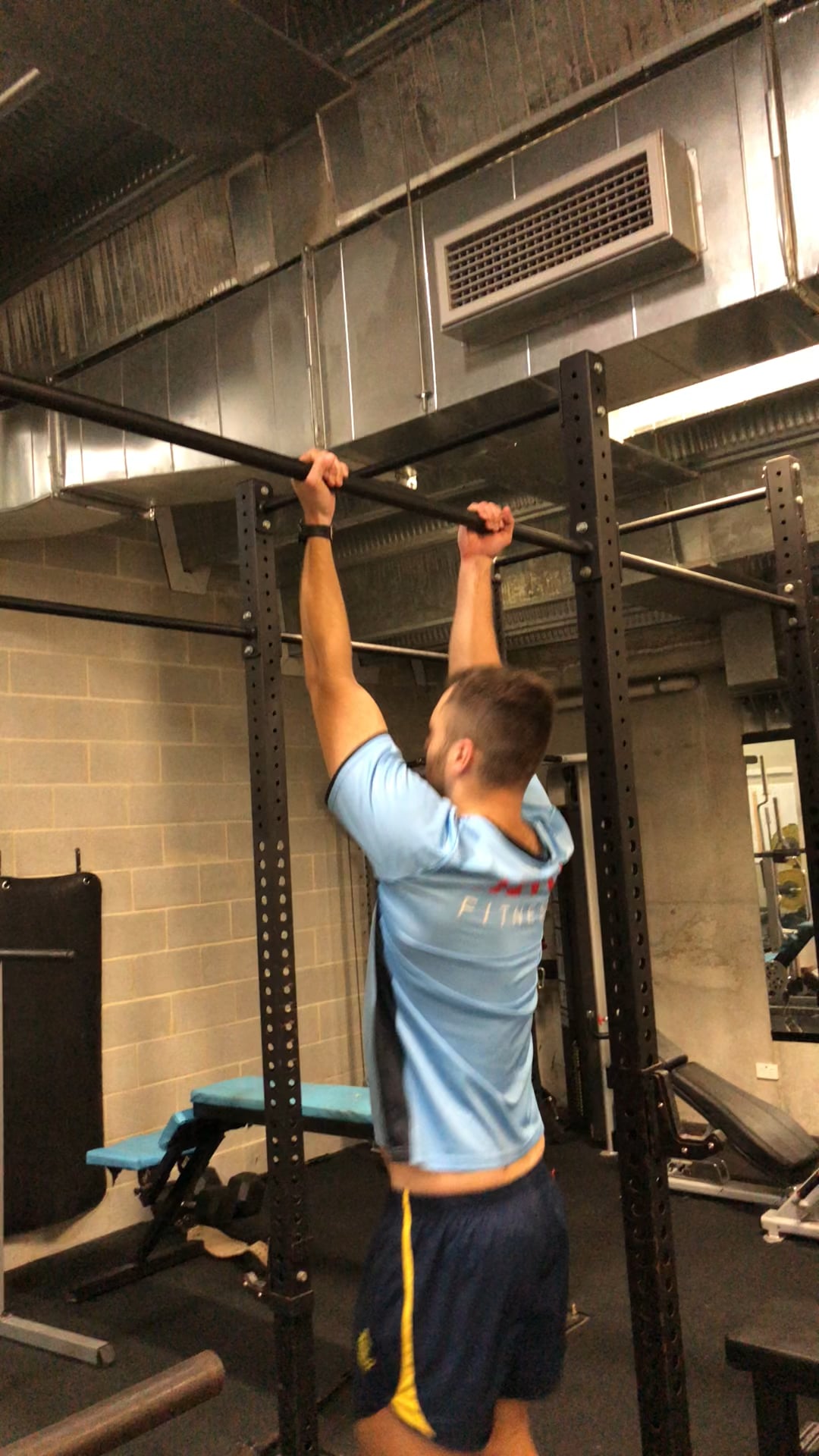 Chin up supinated on Vimeo