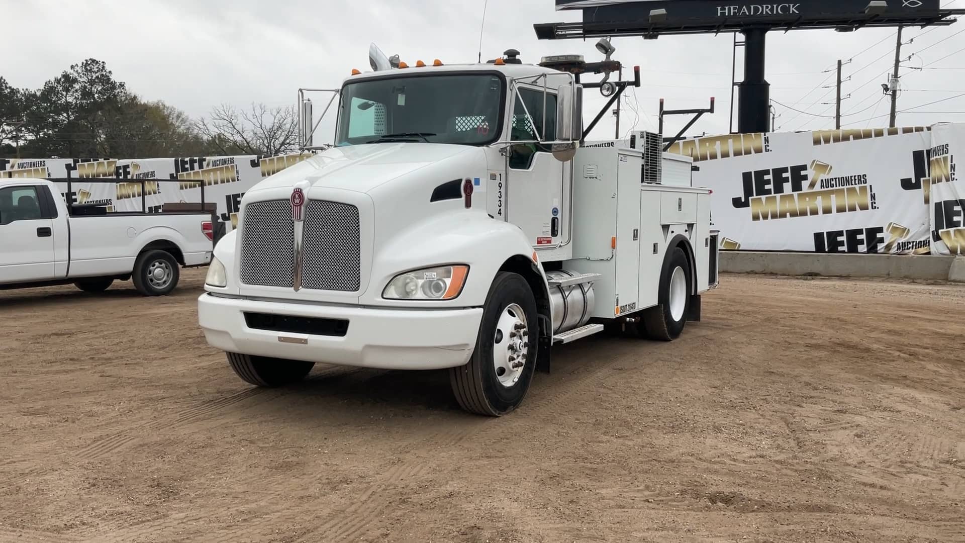 2010 KENWORTH T3 SERIES SA UTILITY TRUCK VIN 2NKHHM7X3AM268453 on Vimeo