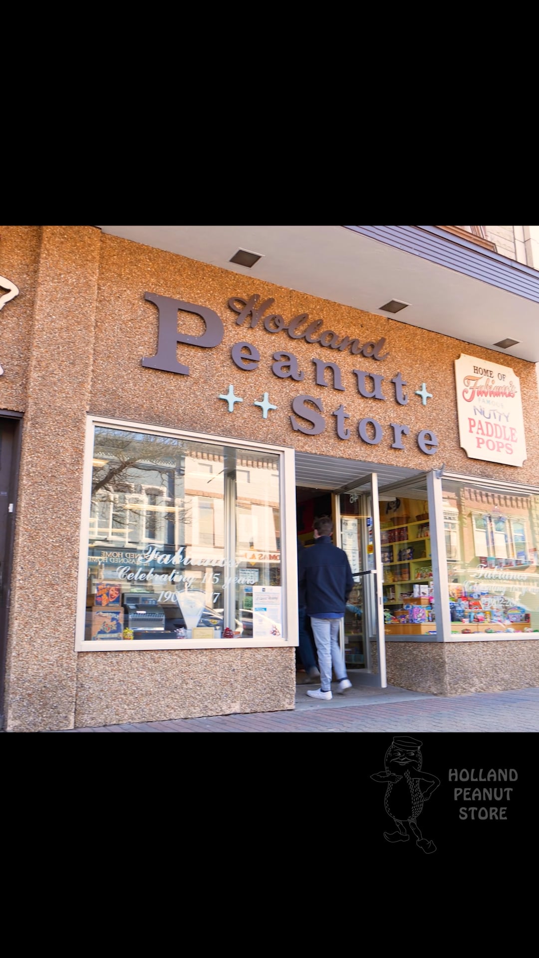 Holland Peanut Store ReelsInsta 3 - Candy Close Up on Vimeo