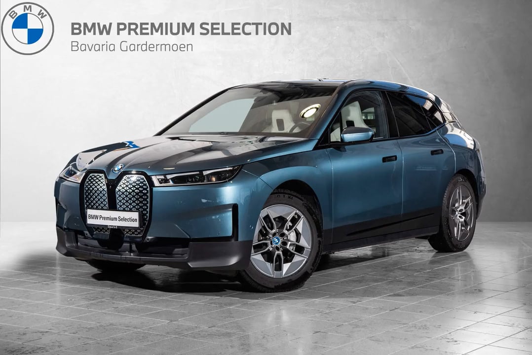 BMW iX xDrive40 Fully Charged on Vimeo