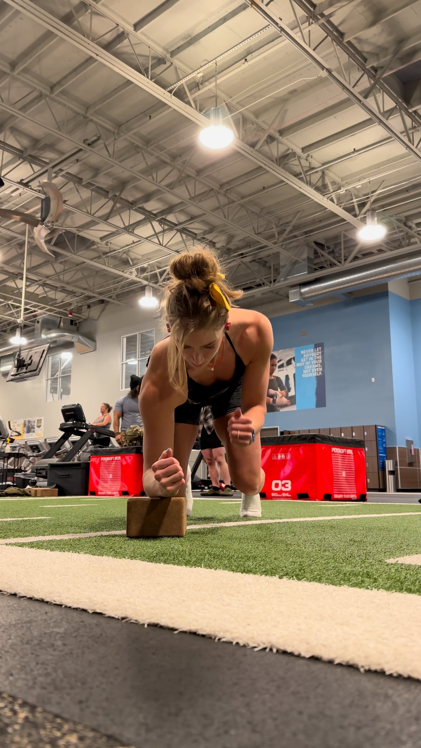 Bear position offset push up plus (serratus anterior) on Vimeo