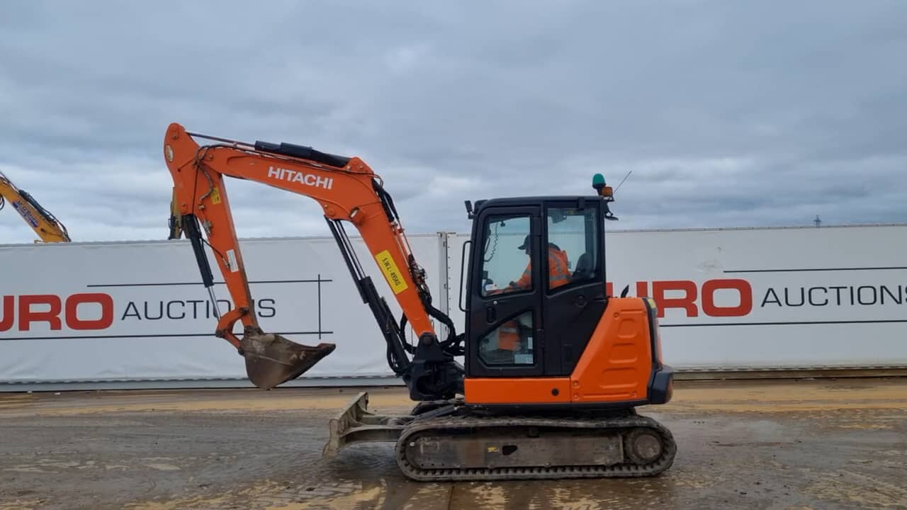 Hitachi ZX65USB-5A - Leeds March 23 on Vimeo