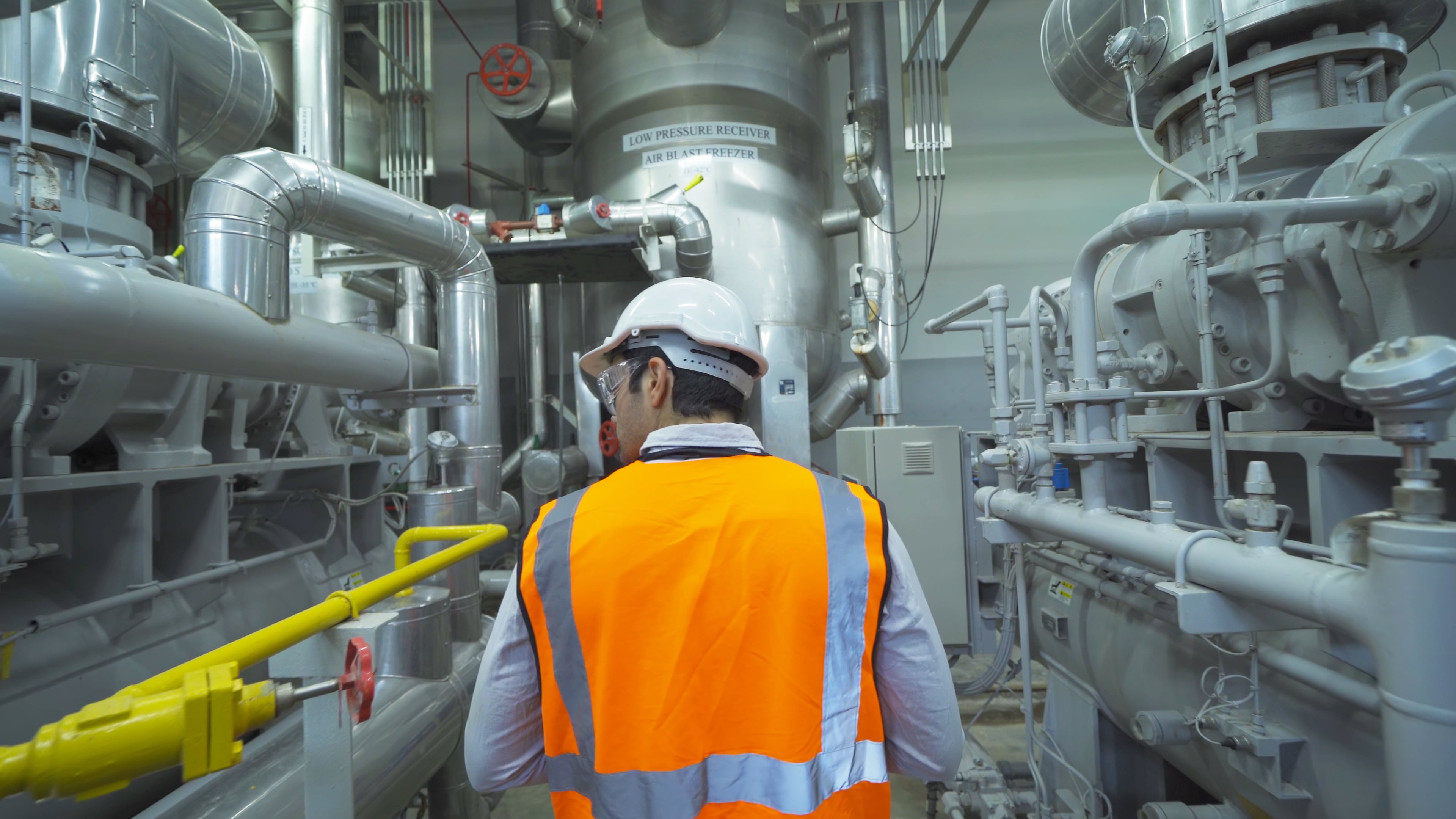 an-engineer-man-or-worker-people-working-in-indus-2021-12-11-01-28-23 ...