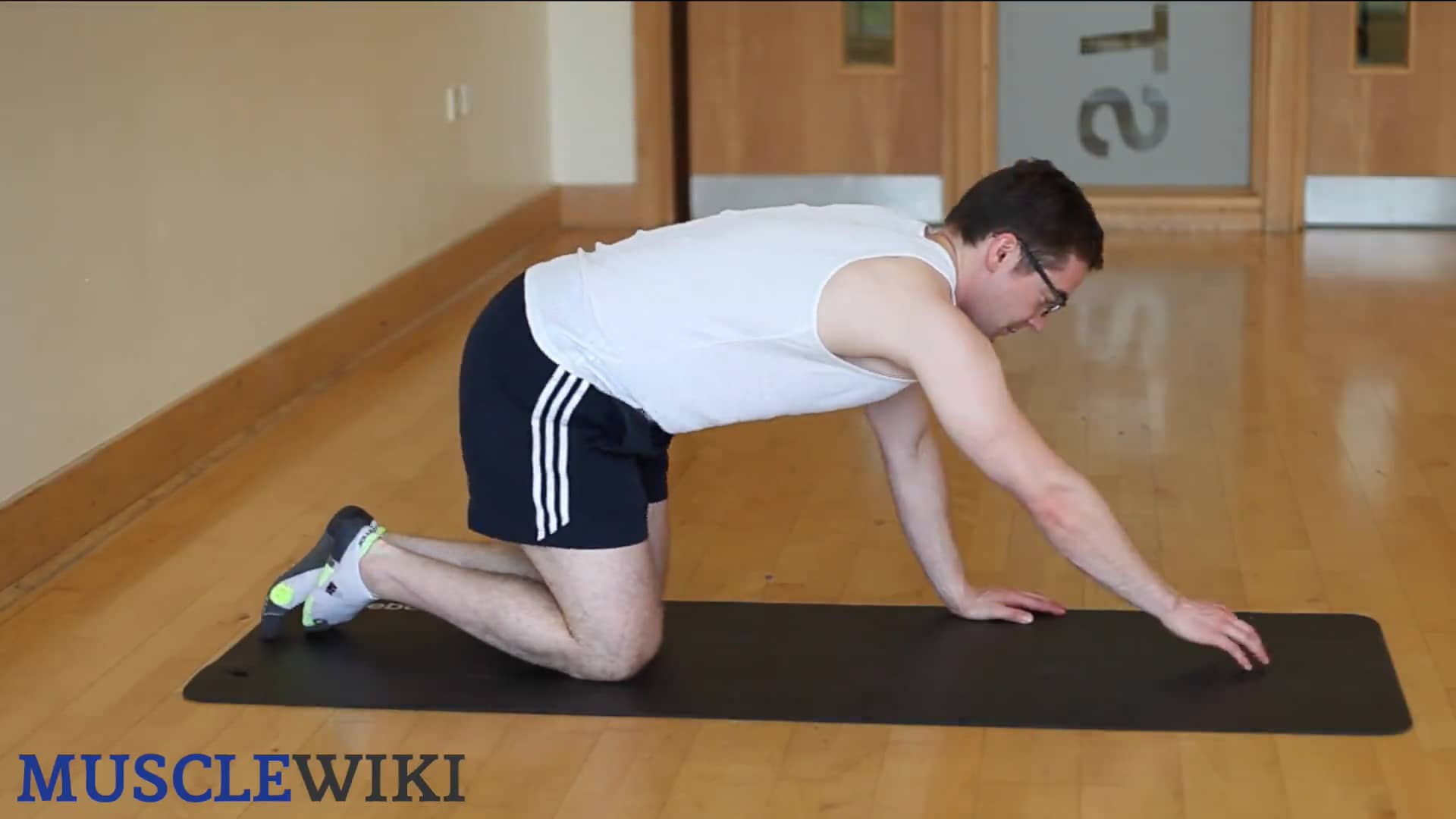 male-glutes-stretch-variation-1-side on Vimeo