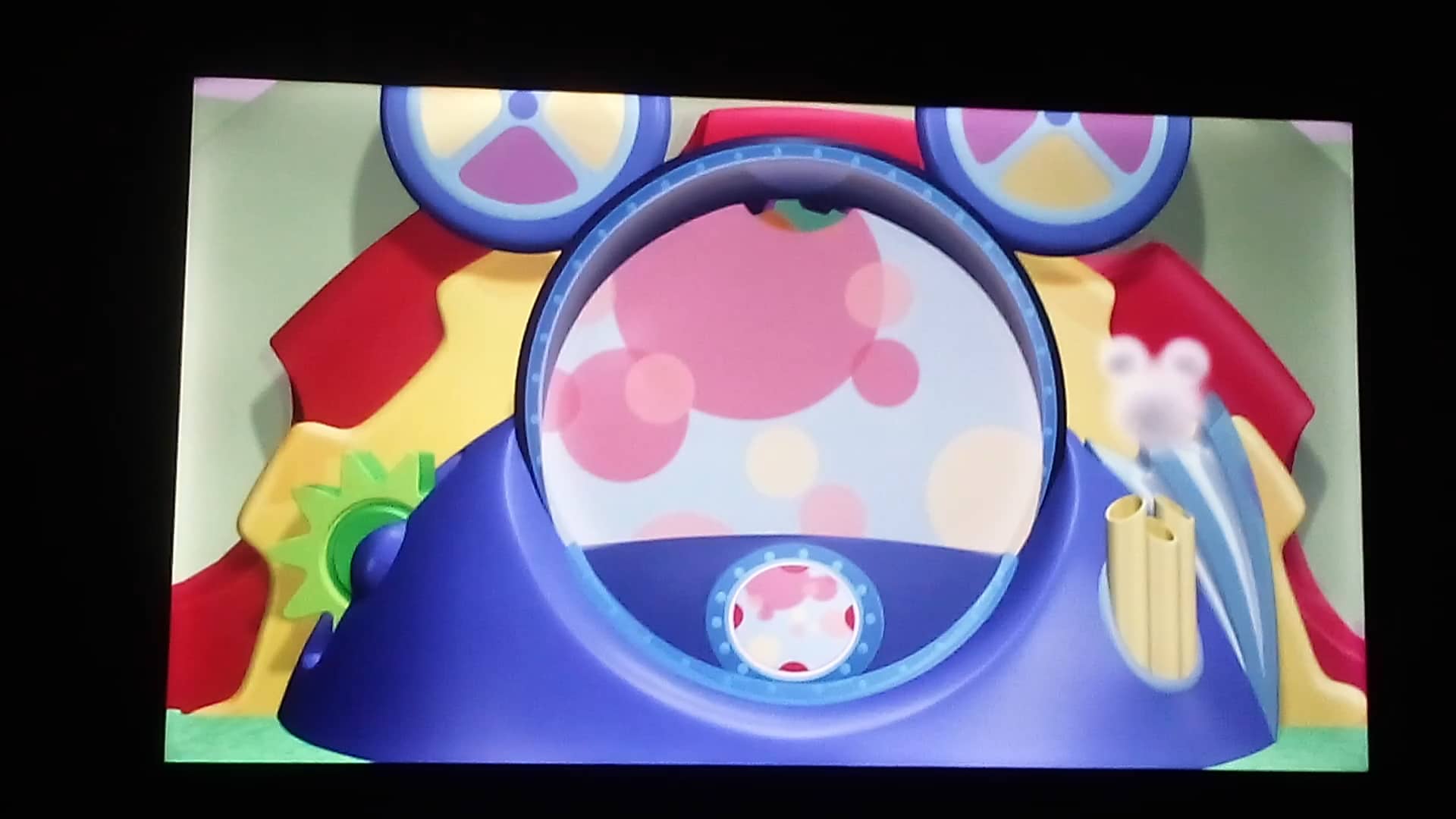 The mouseketools in Pluto's bubble bath on Vimeo