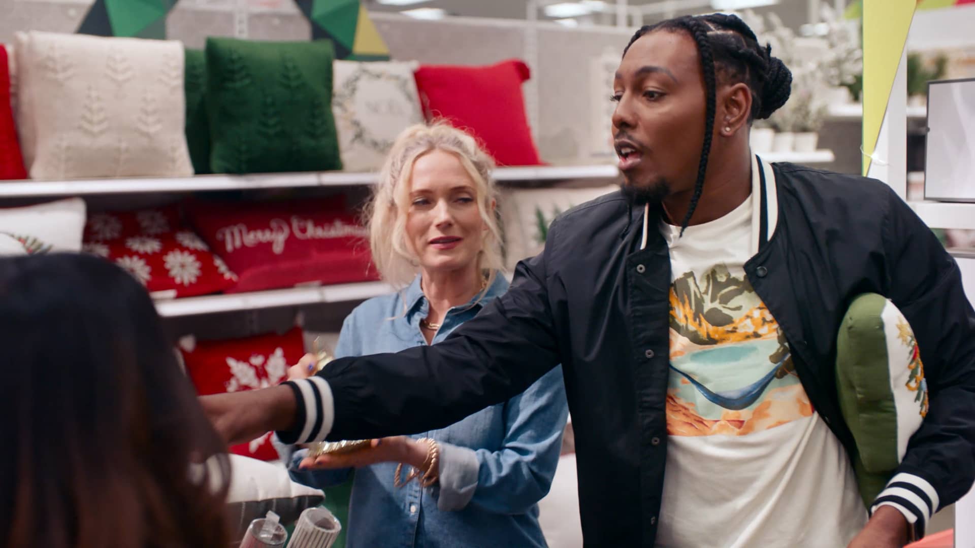 EPS51686_TARGET_HOLIDAY_VIGNETTE_EMILY_PL_16x9_221129_LJ_LOCKED.mp4 on ...