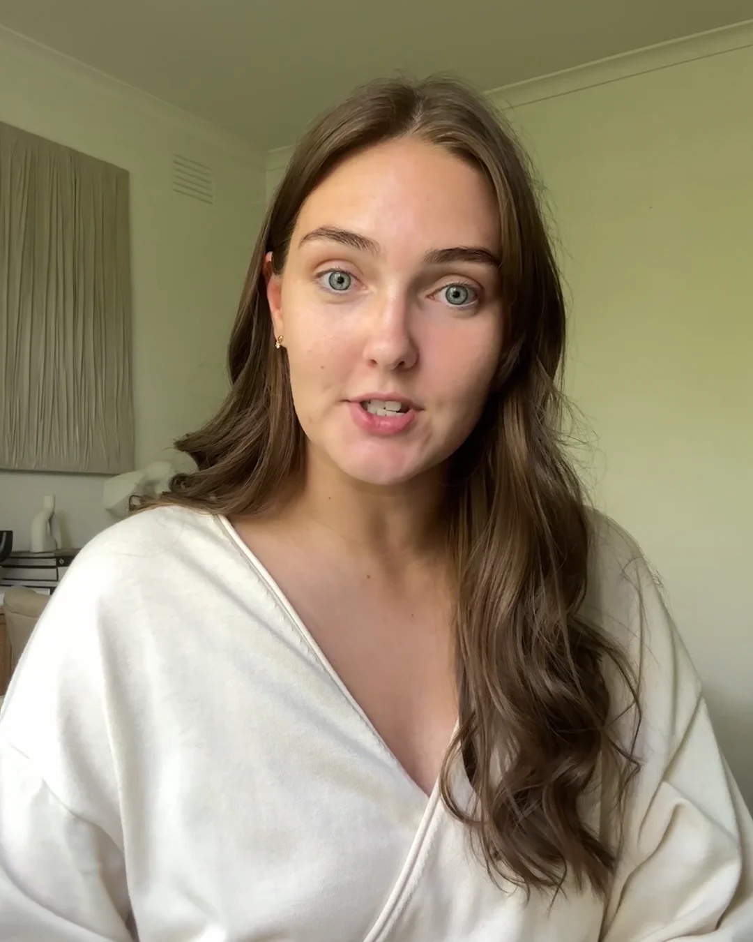 Gemma Watts- Saint Louve Hydrating Serum Review on Vimeo