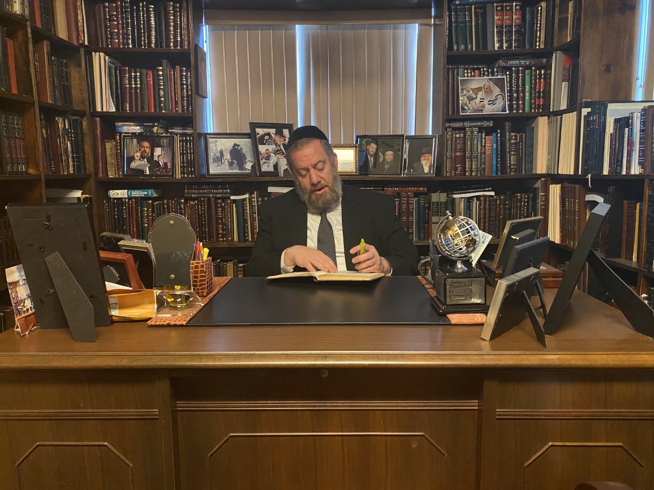 TMT - Two Minutes of Torah - Parshios Vayakhel & Pikudei - 5783 on Vimeo