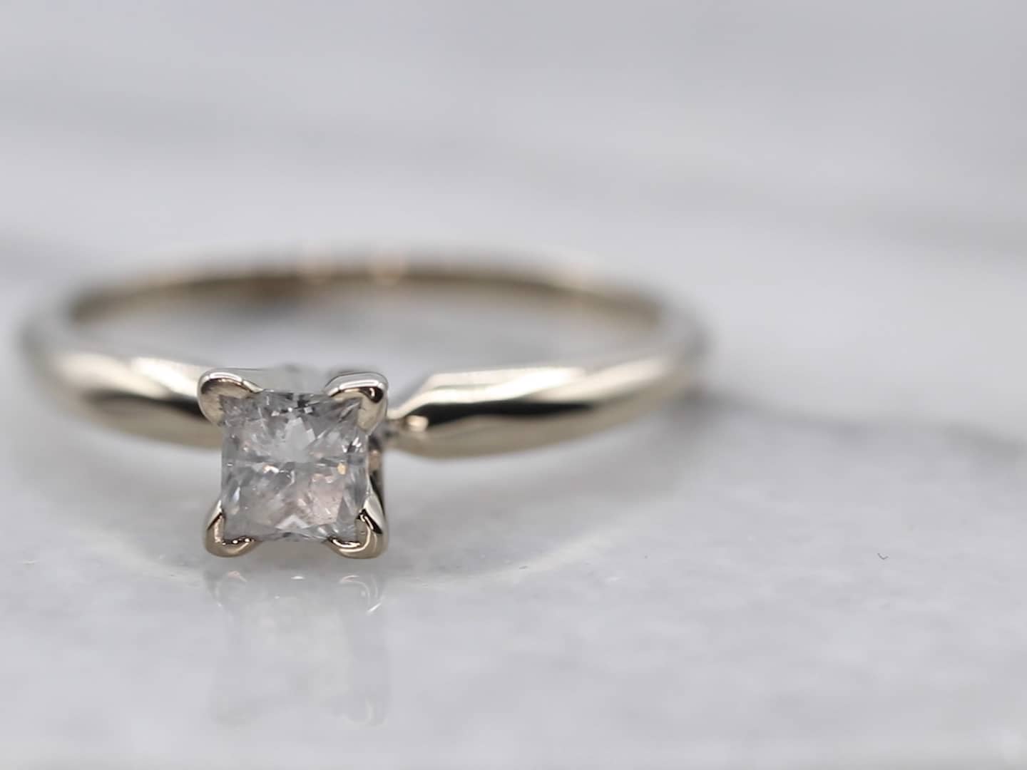 SIMPLE PRINCESS CUT DIAMOND ENGAGEMENT RING on Vimeo