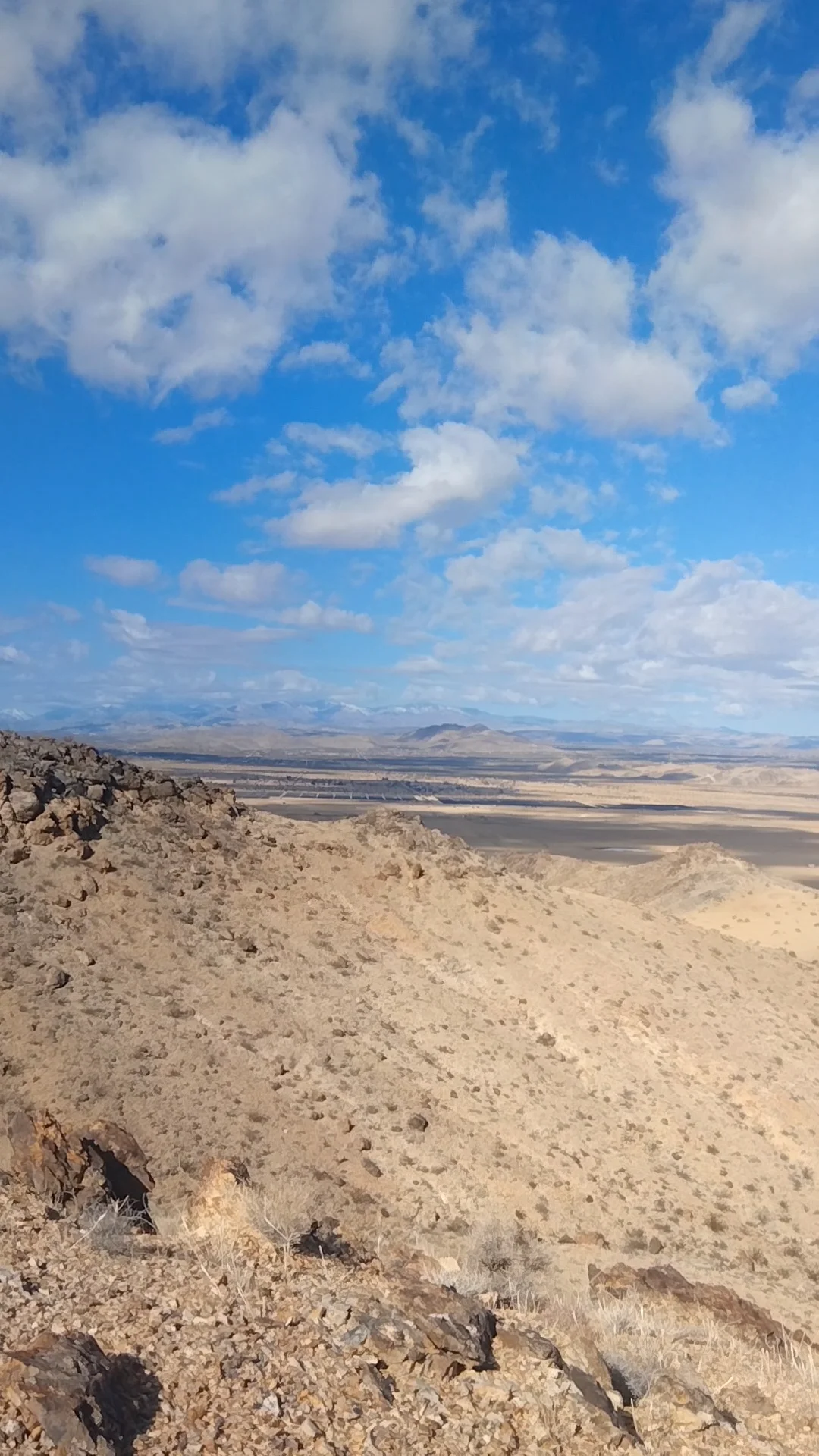 Sunfair dry lake near Joshua Tree on Vimeo