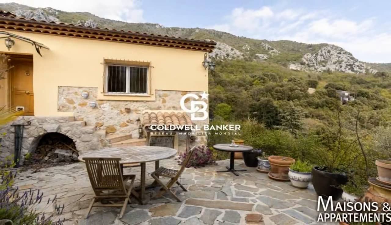 CASTILLON - MAISON A VENDRE - 1 100 000 € - 200 m² - 5 pièce(s) on Vimeo
