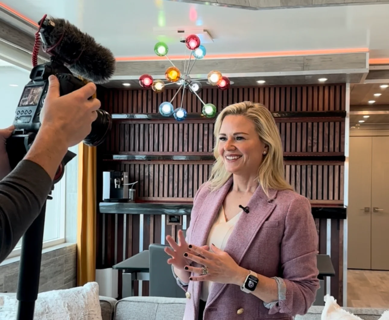 Vlog 075: Join Moya at Bellevue Pacific Tower on Vimeo