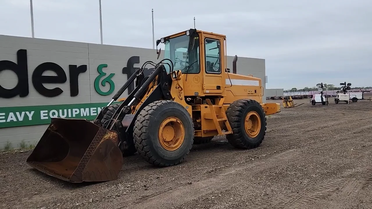 Hyundai HL740TM-3 Wheeled Loader - Y&F - Texas March 23 on Vimeo