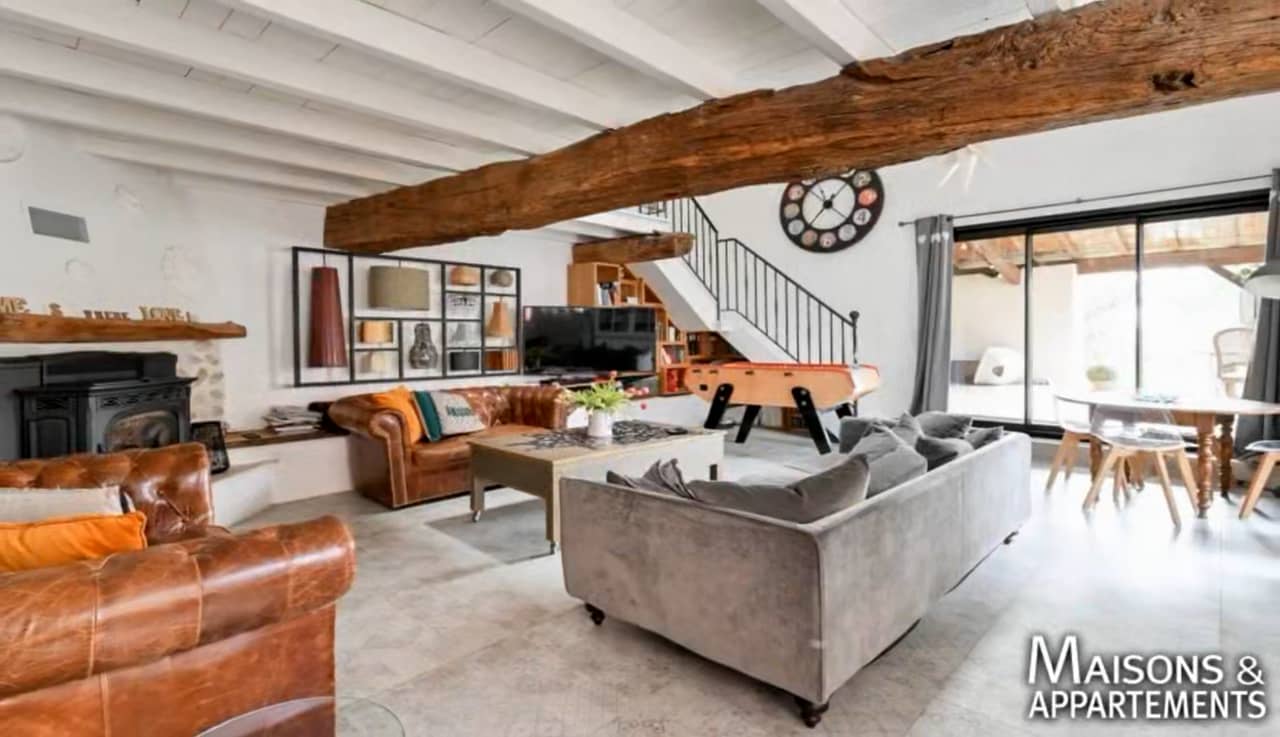 CHAZEY-SUR-AIN - MAISON A VENDRE - 675 000 € - 300 m² - 7 pièce(s) on Vimeo