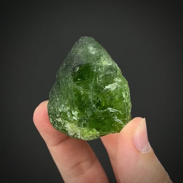 Peridot | Sapat Gali, Mansehra Dist., Khyber Pakhtunkhwa Prov., Pakistan