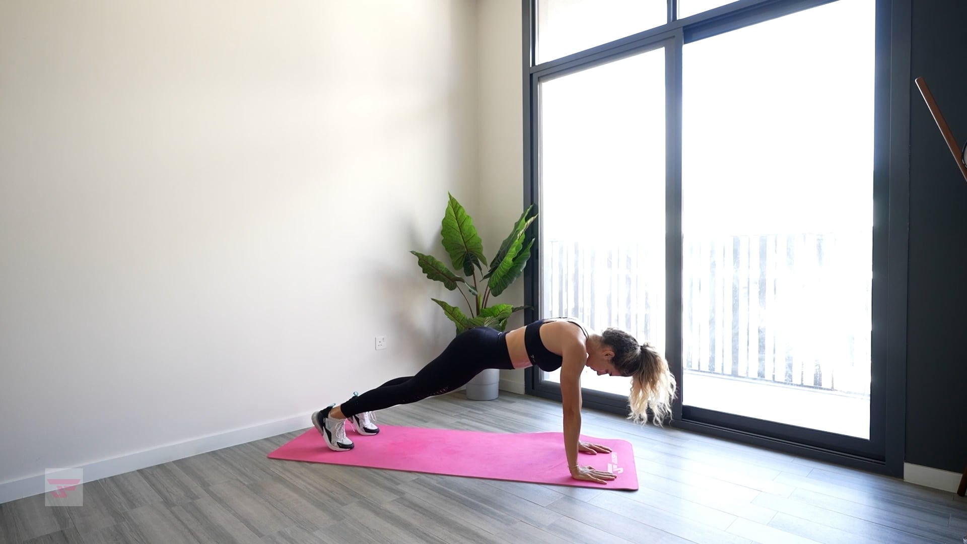 Plancha alta con 3 patadas on Vimeo