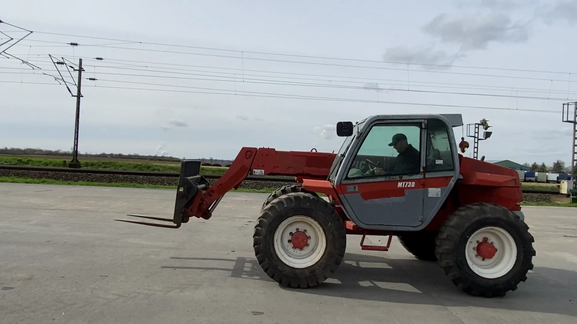 Manitou MT730-4 - Dormagen May 23 on Vimeo