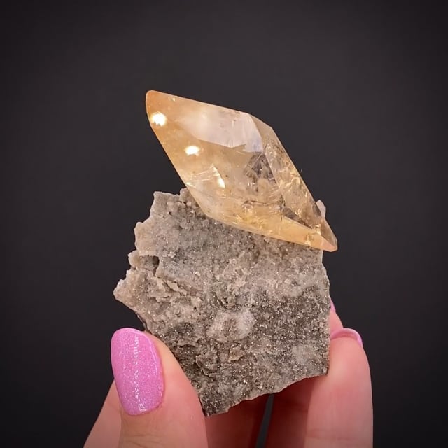 Calcite - V23-04 - Elmwood Mine - USA Mineral Specimen