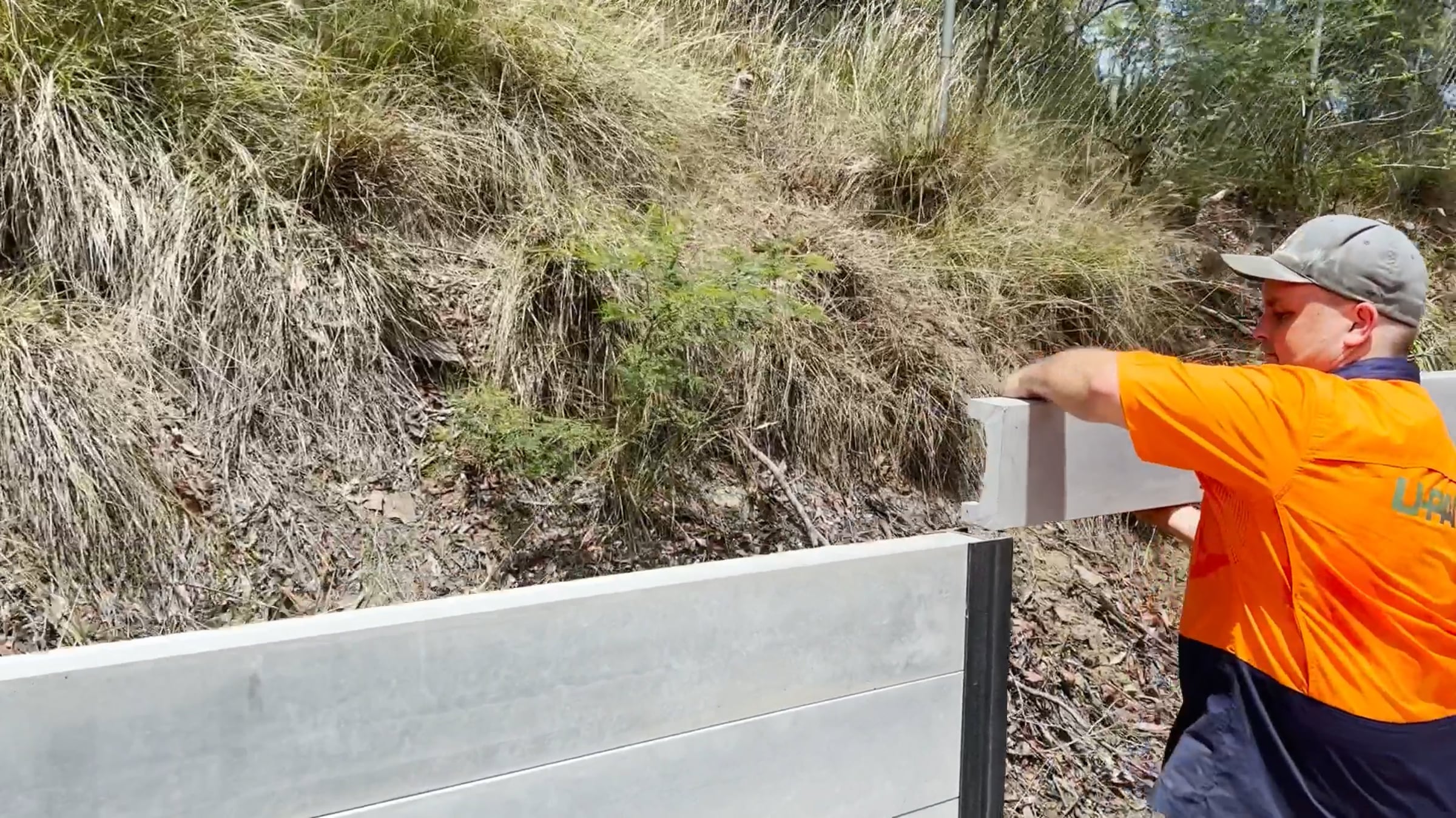 U-Panel Retaining Wall