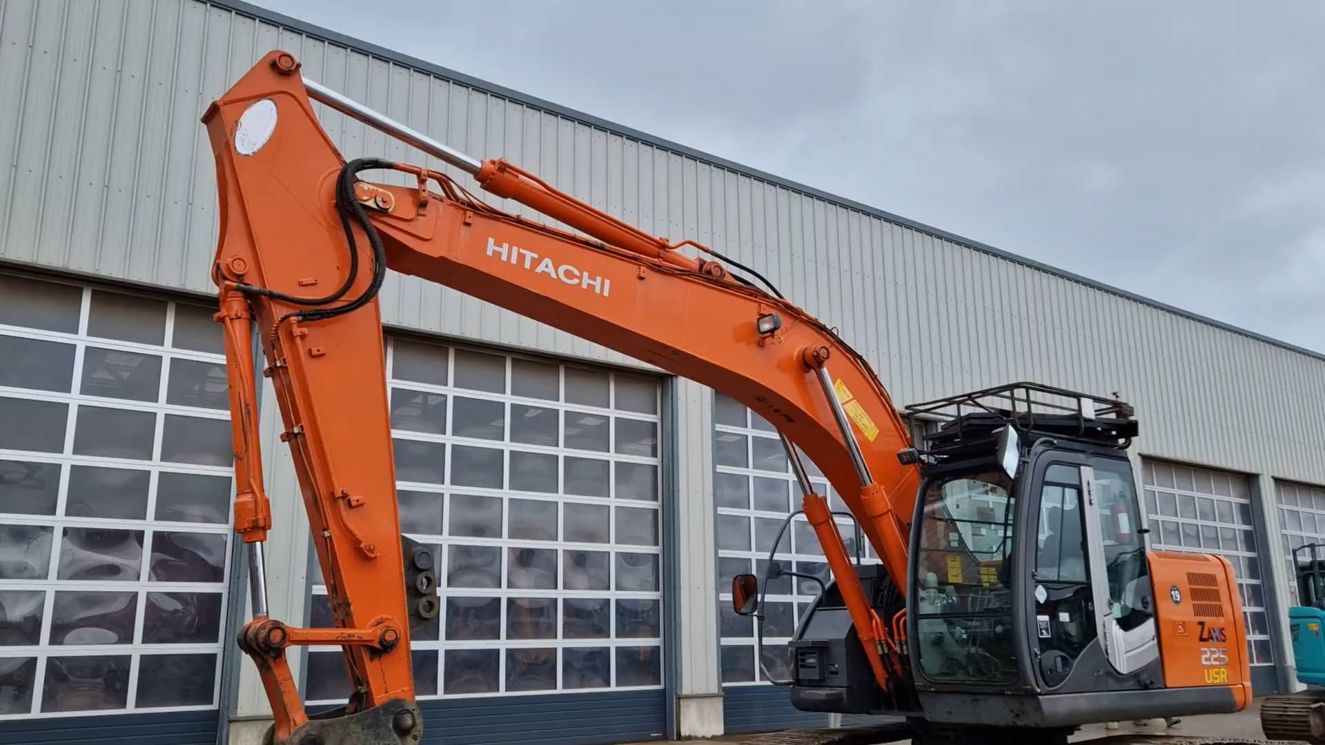 Hitachi ZX225 USRLC-3 - Dromore April 23 on Vimeo