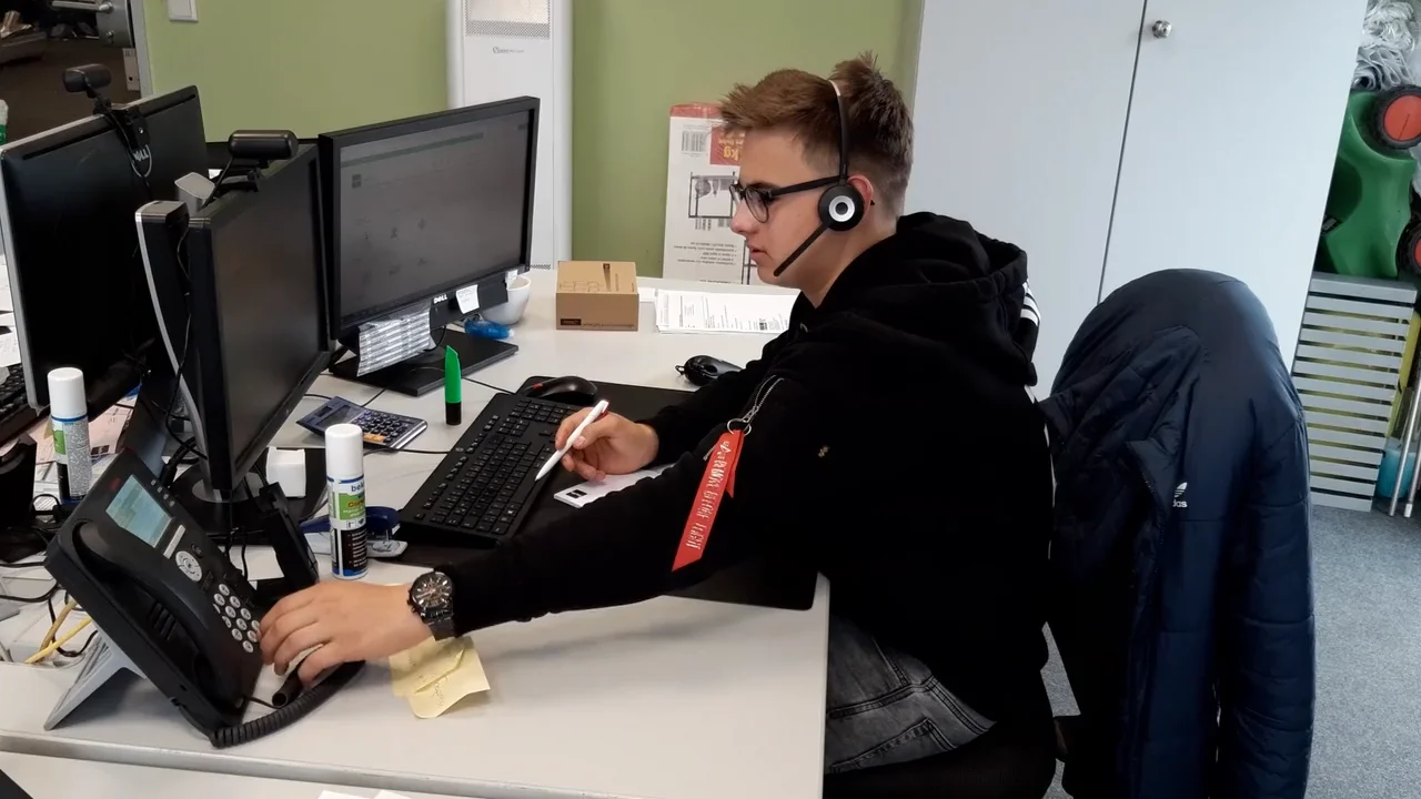 Sequenz 01.mp4 on Vimeo