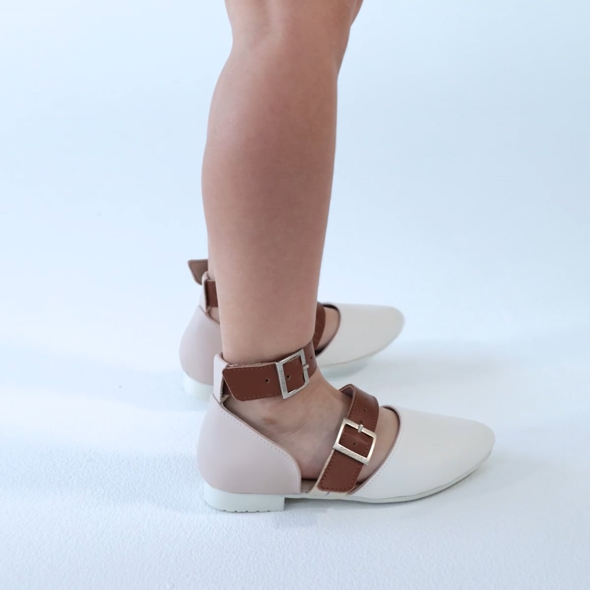 42106601-Cafe-18-0935 on Vimeo