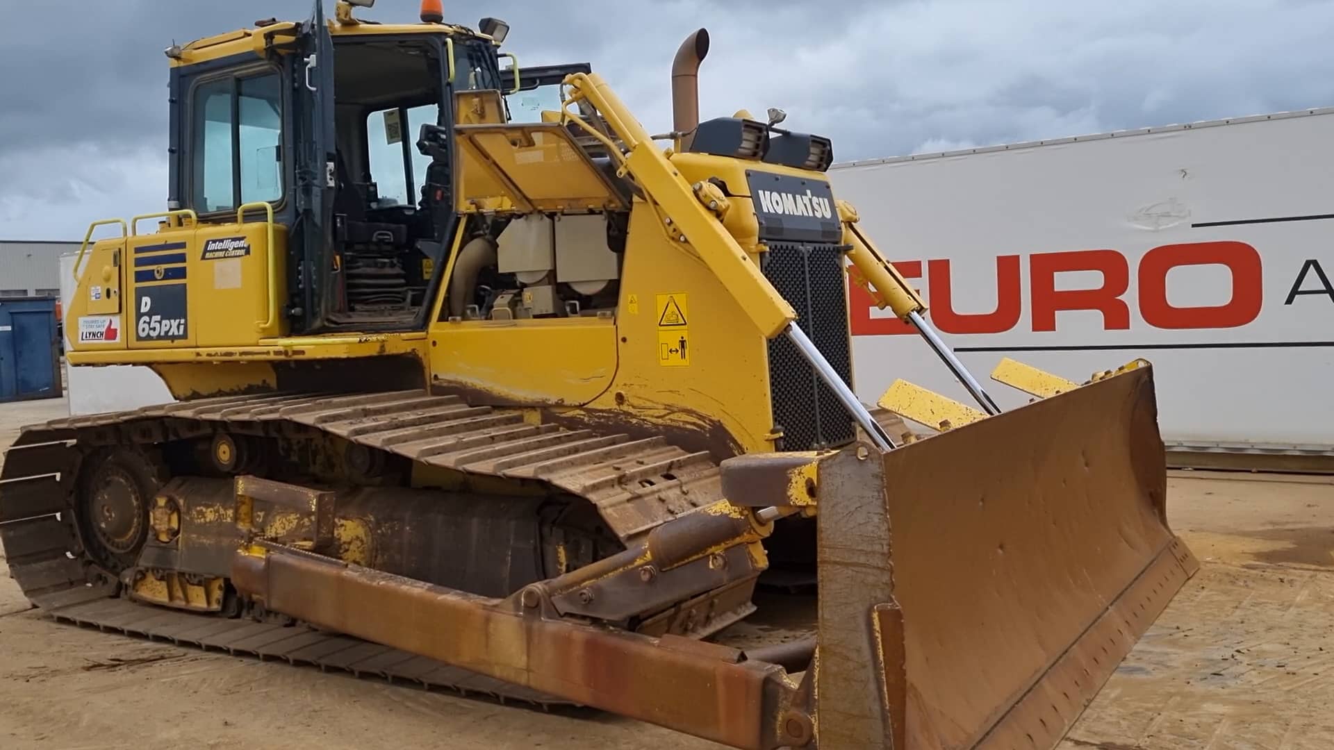 Komatsu D65PX-18 - Leeds April 23 on Vimeo