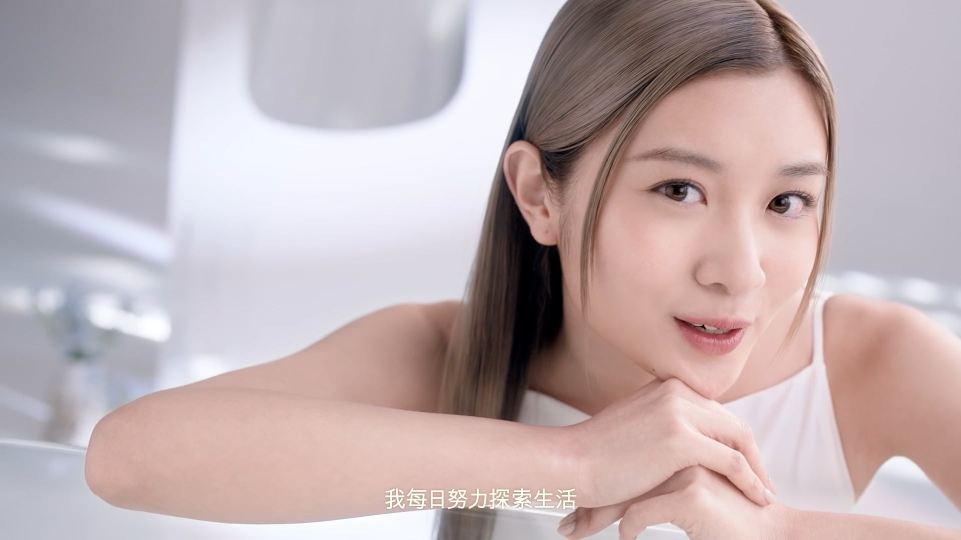 2023 Nivea 〔Luminous 630〕【Candy Wong 王家晴